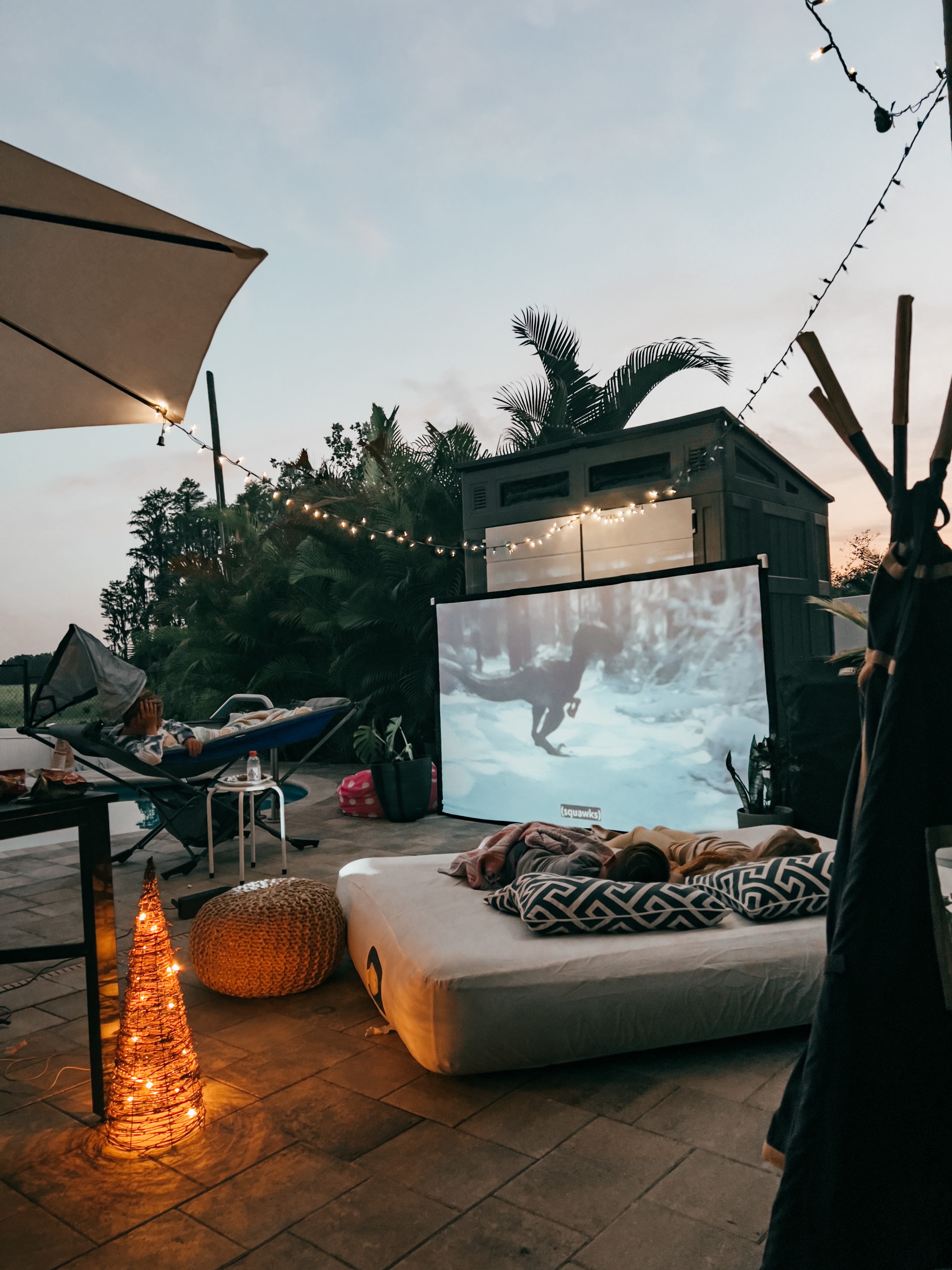 Outdoor Movie Essentials – Emelia Simoneau